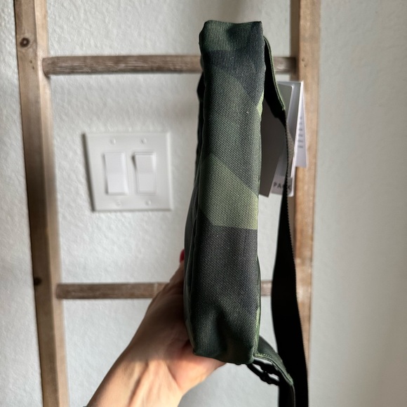 Hex | Bags | Hex Camo Aspect Waist Bag Nwt | Poshmark